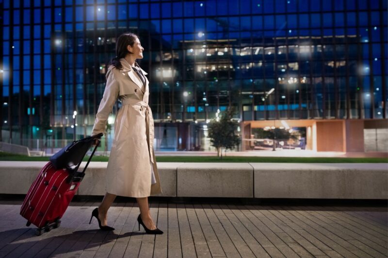 Flying at night: how skilled pilots navigate the dark skies - AeroTime