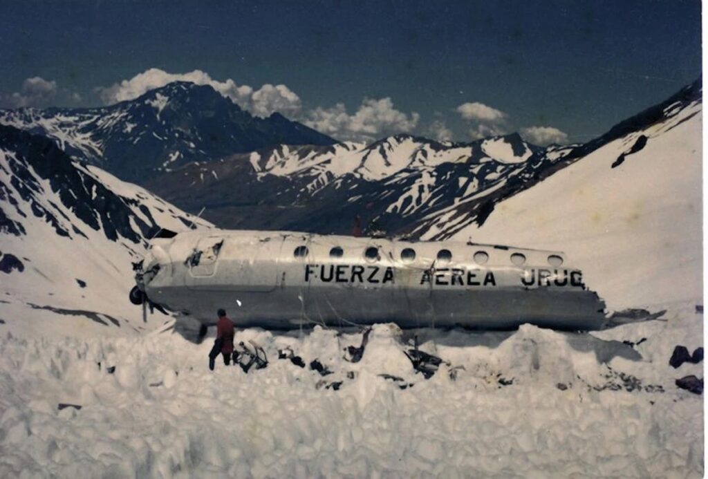 Flight 571: How and why did the plane crash in the Andes? - AeroTime