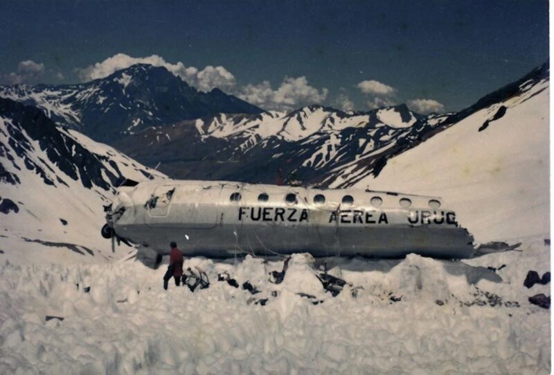 Flight 571: How and why did the plane crash in the Andes? - AeroTime