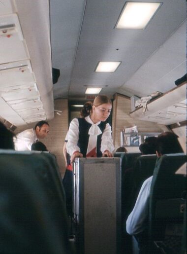 British Airways Flight 5390: pilot sucked out of cockpit - AeroTime