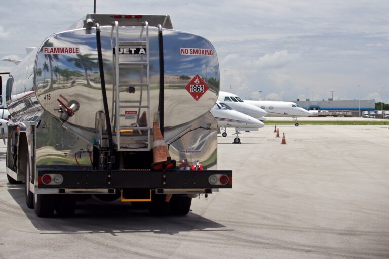 Jet fuel: all about aviation fuel, its origin and types