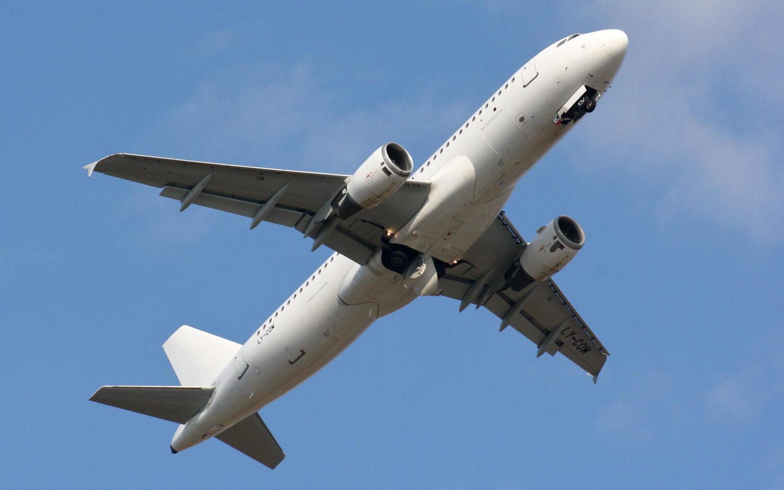 Avion Express Malta lands Canadian FAOC - AeroTime