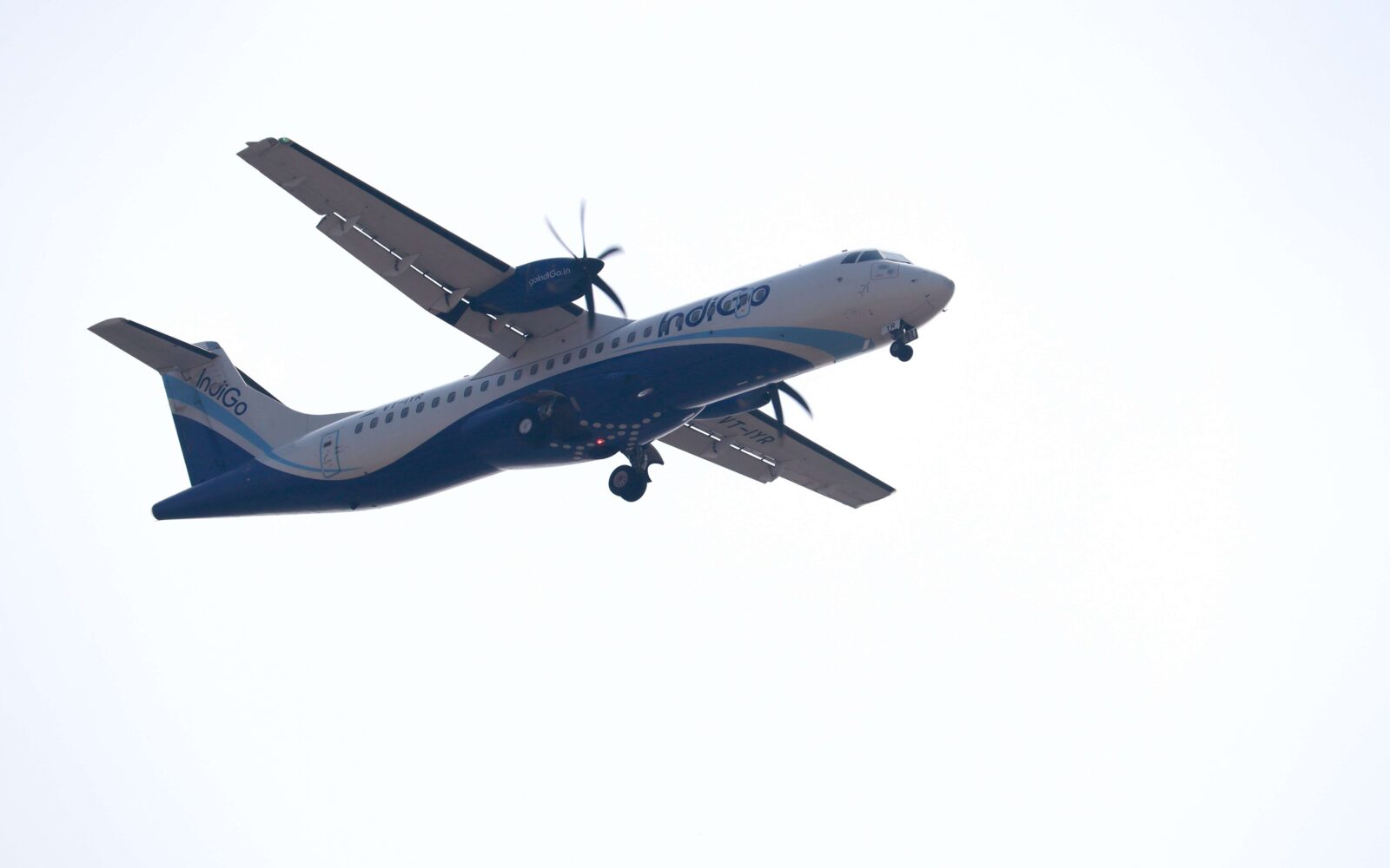 IndiGo ATR-72 suffers critical nose gear failure upon landing - AeroTime