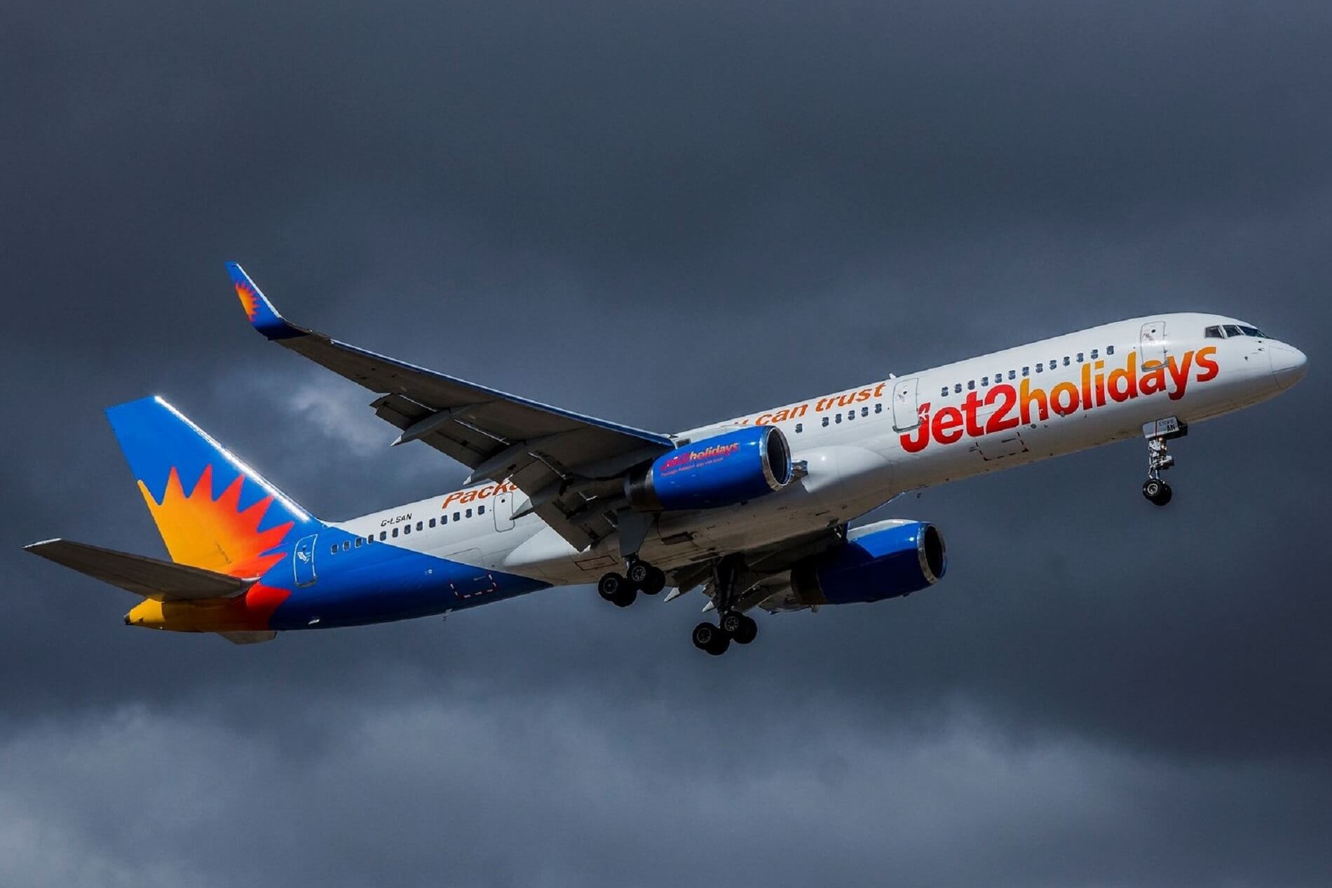 Jet2 flight suffers engine failure after suspected bird strike - AeroTime