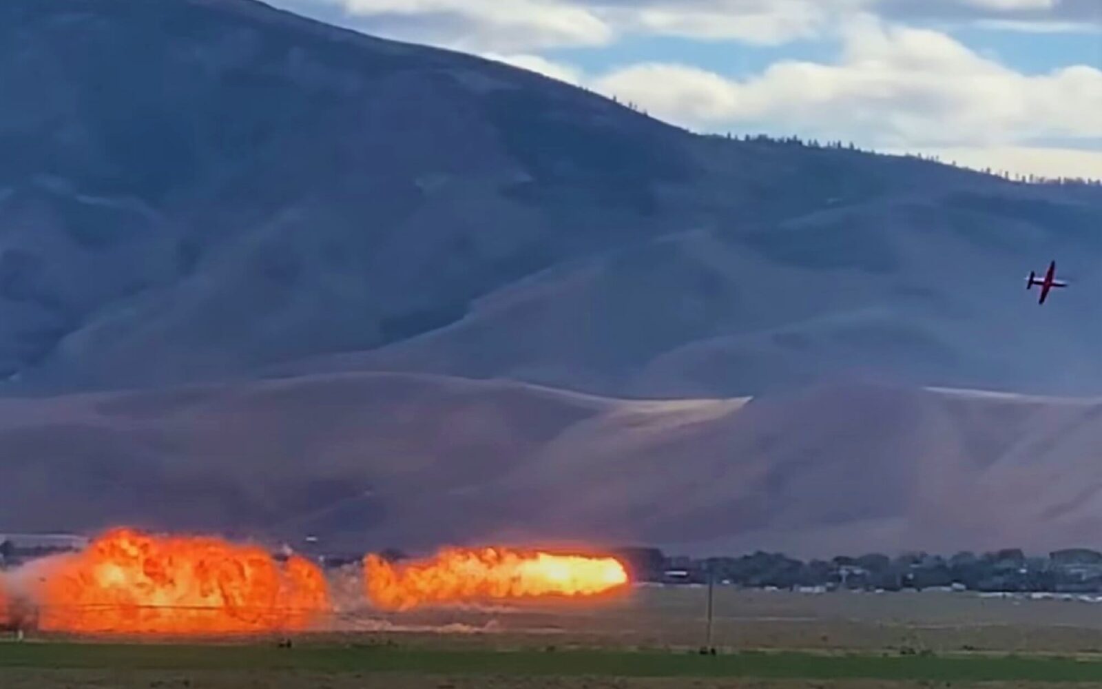 Pilot killed after jet bursts into flames during Reno Air Racing - AeroTime