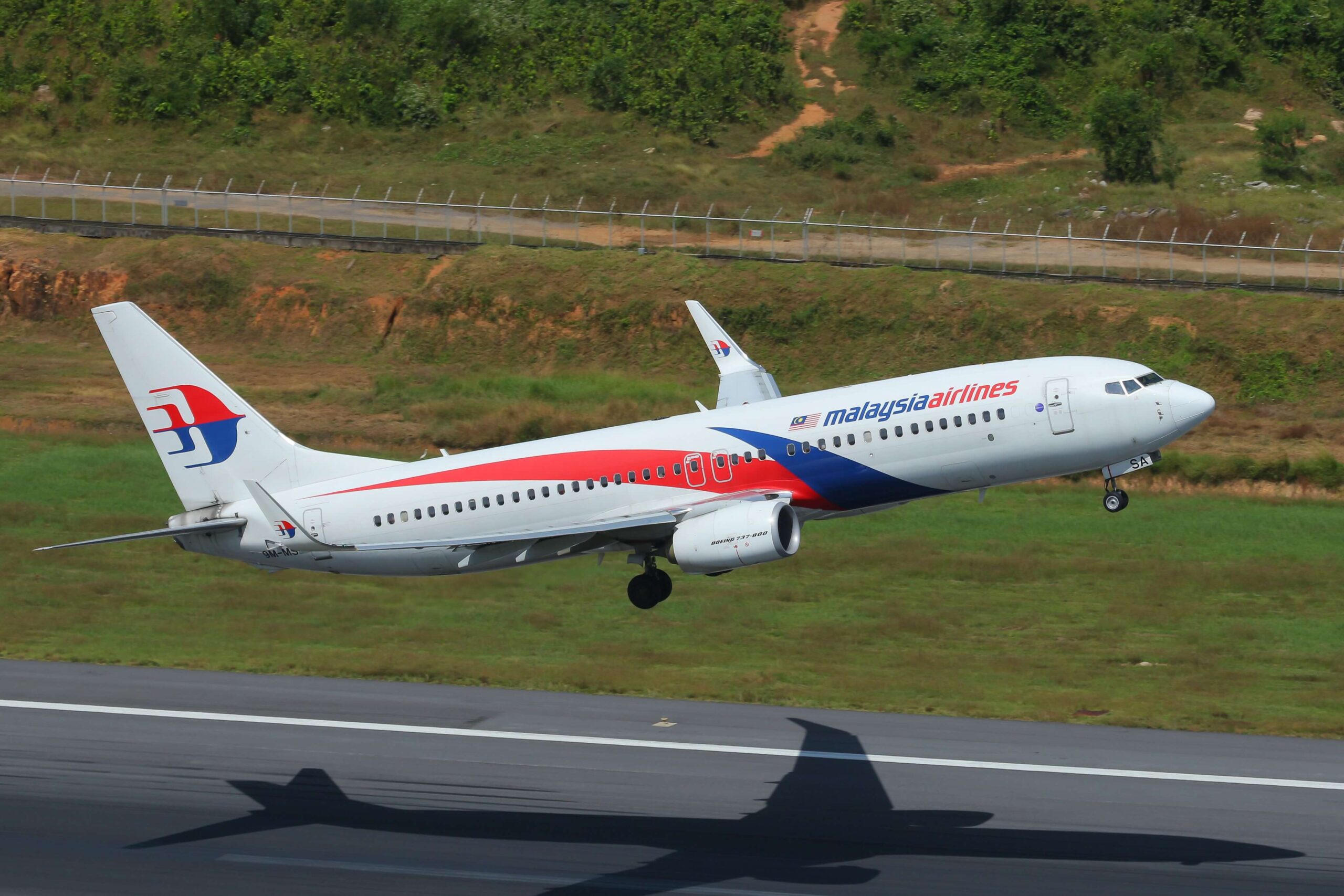 Malfunctioning pitot-static system caused Malaysian Airlines Boeing 737 ...