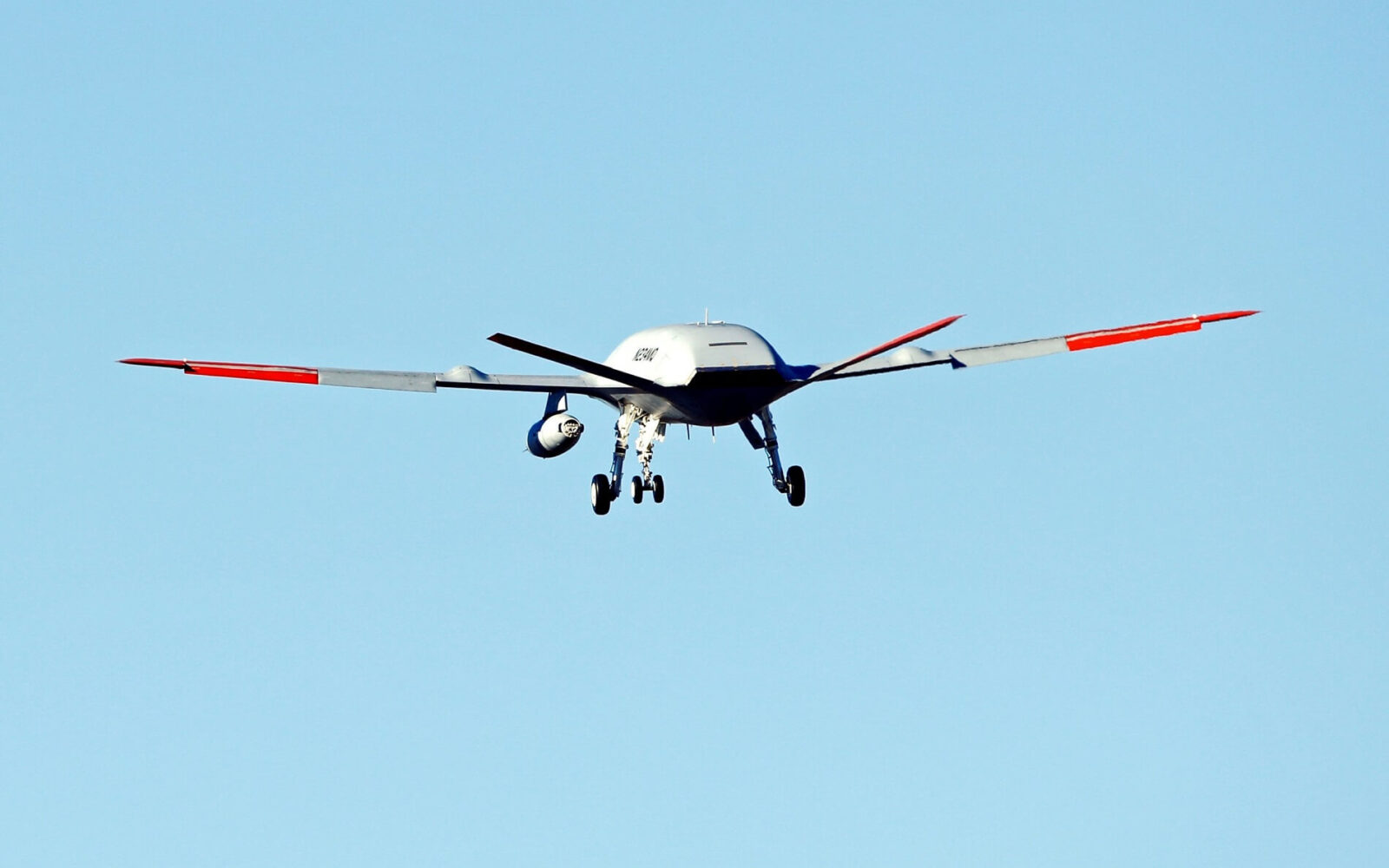 Boeing and U.S. Navy conduct MQ-25 flight with refueling pod - AeroTime