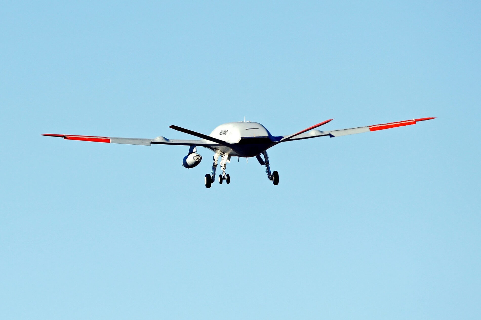 Boeing and U.S. Navy conduct MQ-25 flight with refueling pod - AeroTime