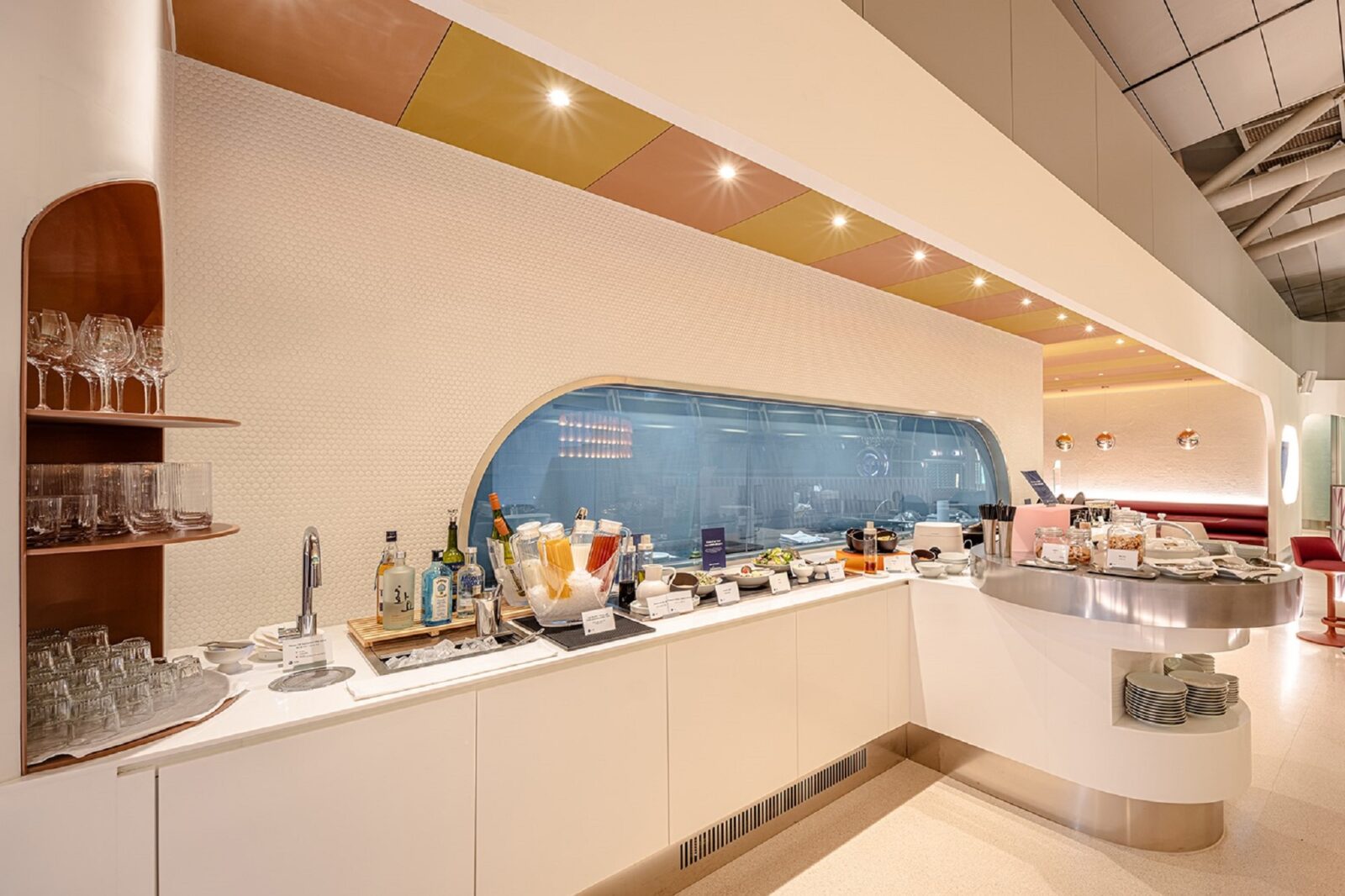 In pictures: oneworld unveils its first-ever branded lounge