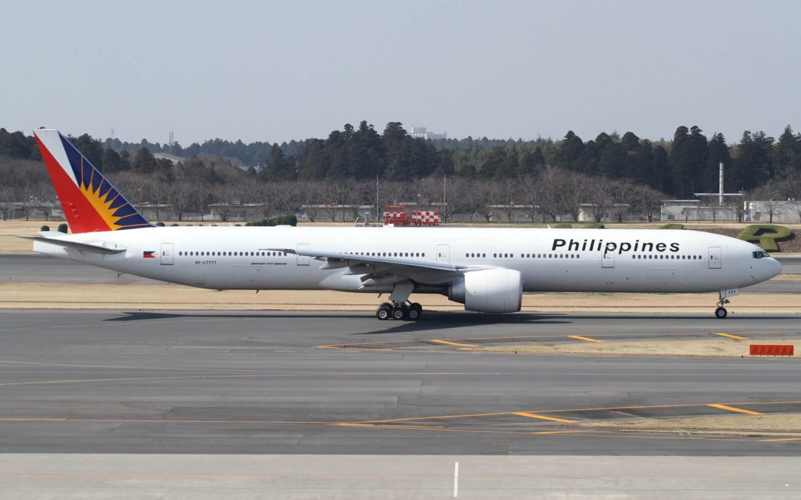 Philippine Airlines returns planes and defers new aircraft deliveries ...