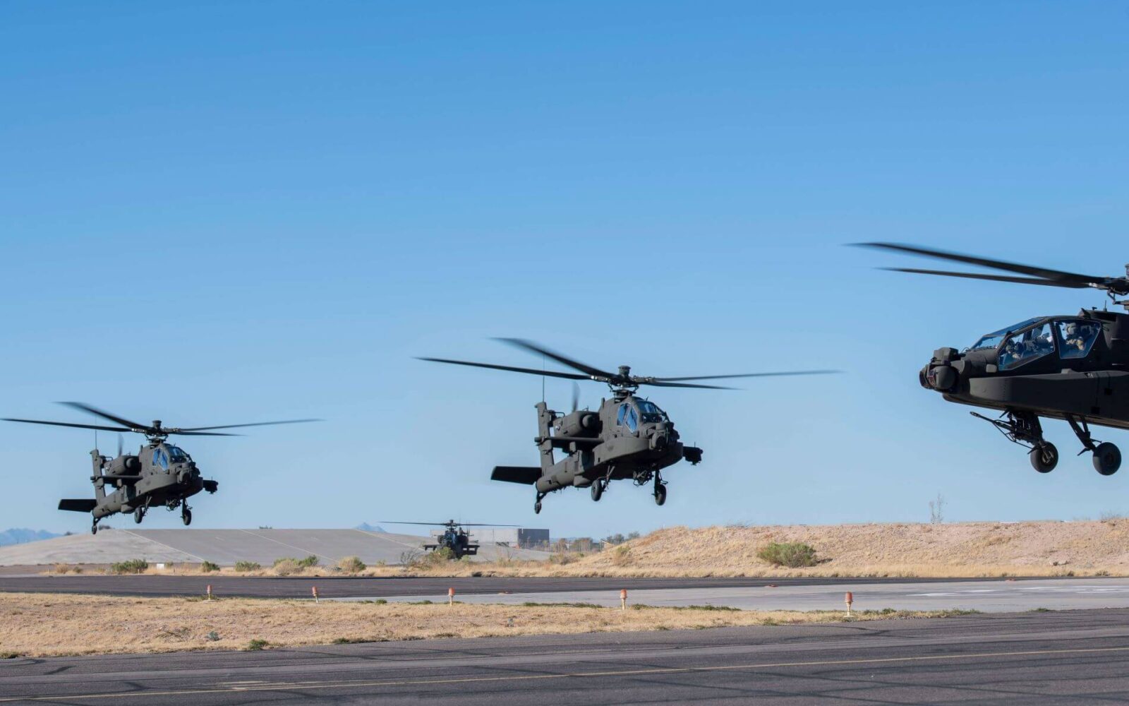 Poland continues defense spending splurge, buys 96 Apache gunships - AeroTime