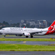 Qantas Dash 8 returns to Sydney due to landing gear fault - AeroTime