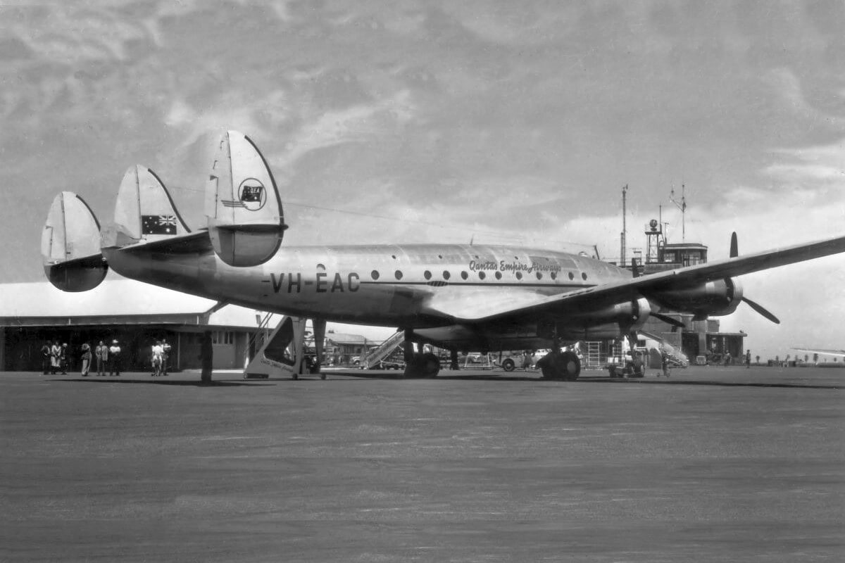Celebrating 75 years of the Kangaroo Route: Qantas services to London ...