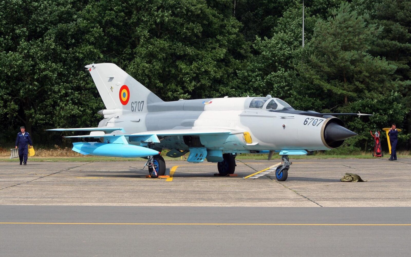 Romania forced to ground MiG-21 LanceR fighters because of low-quality ...