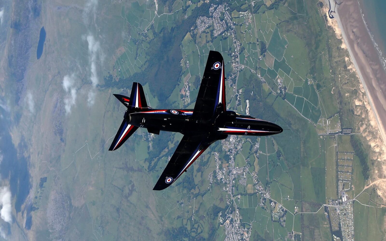 Royal Navy Hawk trainer jet crashes, two pilots eject - AeroTime