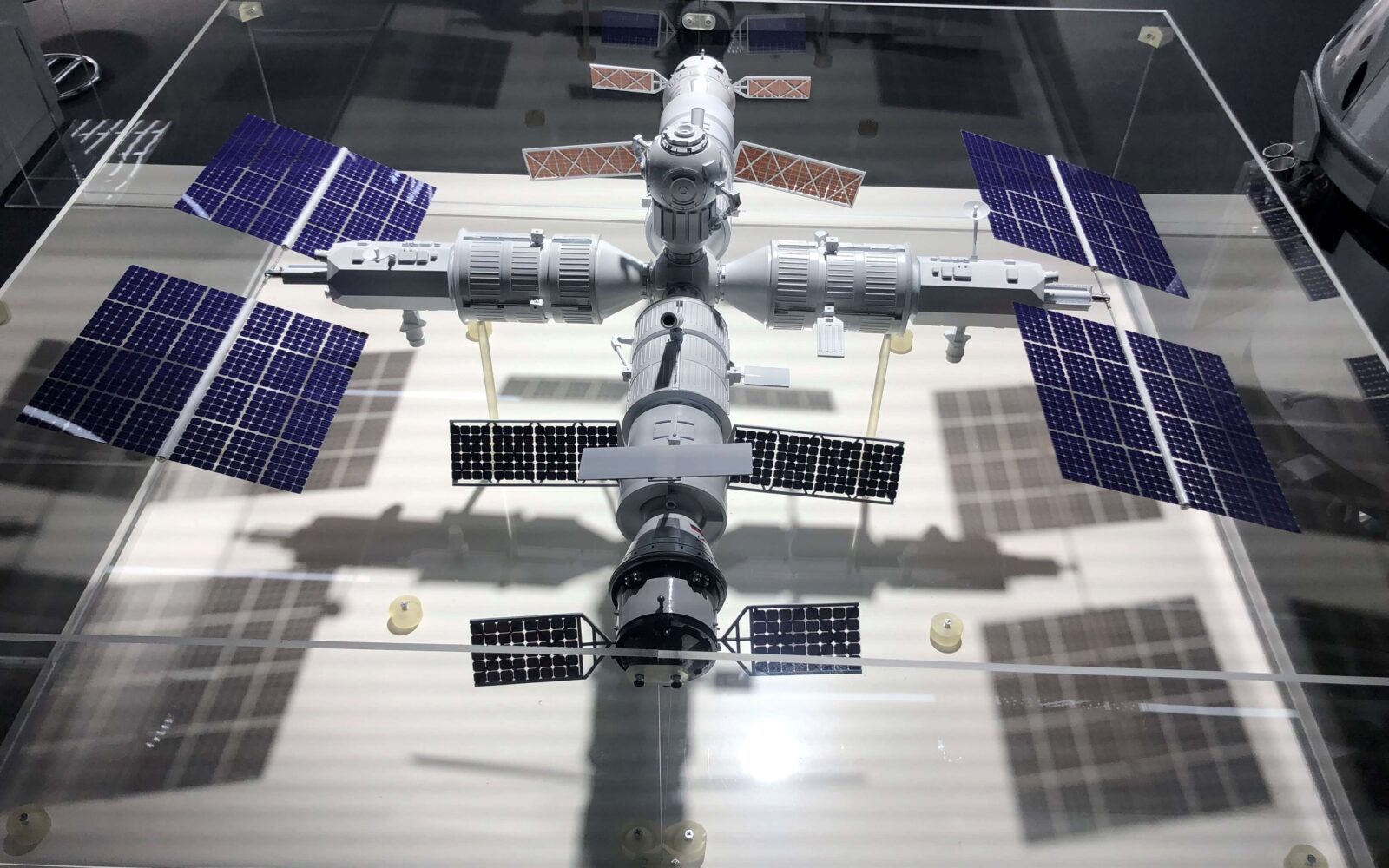 Russia unveils mock-up of its future space station - AeroTime