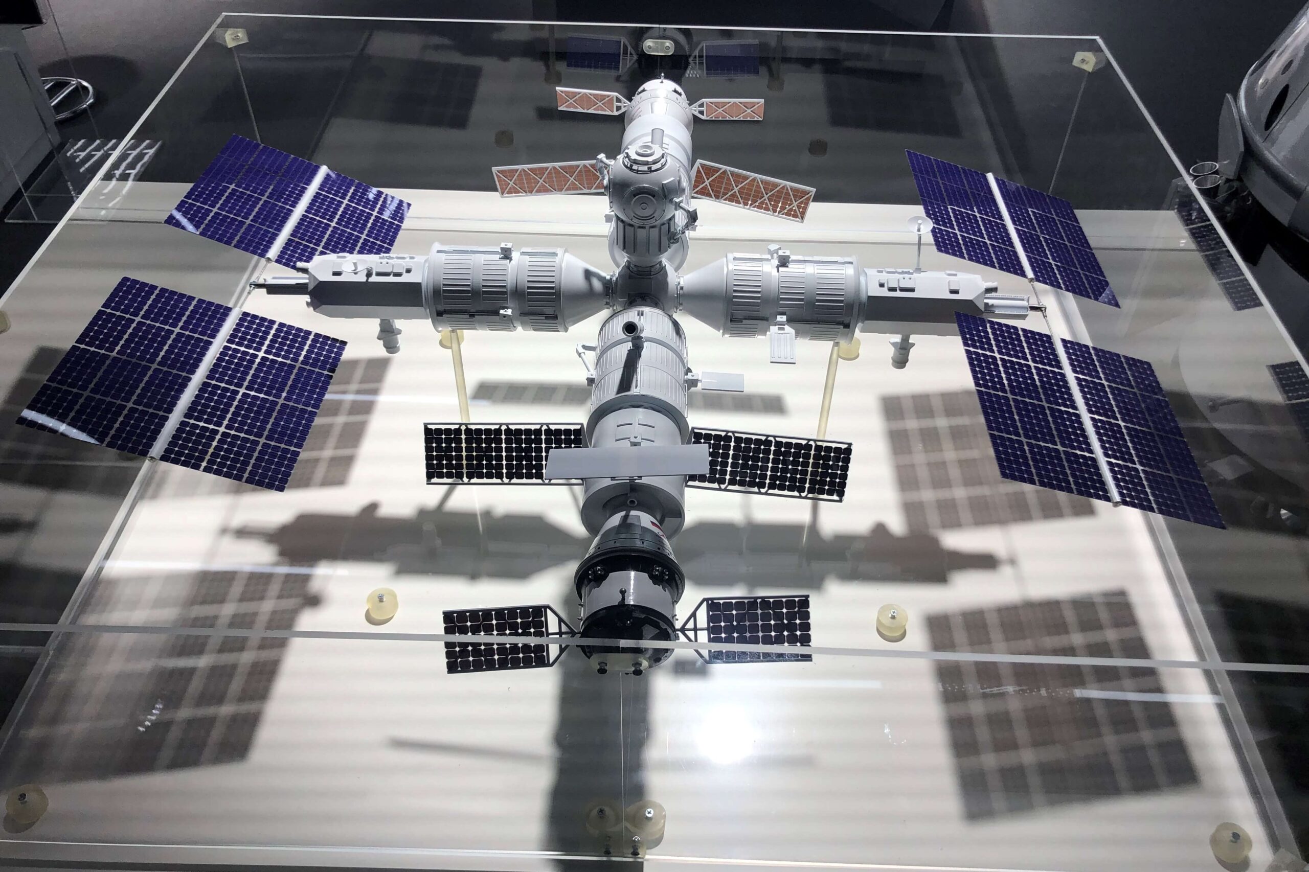 Russia unveils mock-up of its future space station - AeroTime