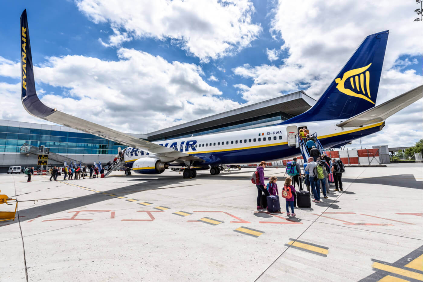 Ryanair averted grounding third of fleet over maintenance - AeroTime