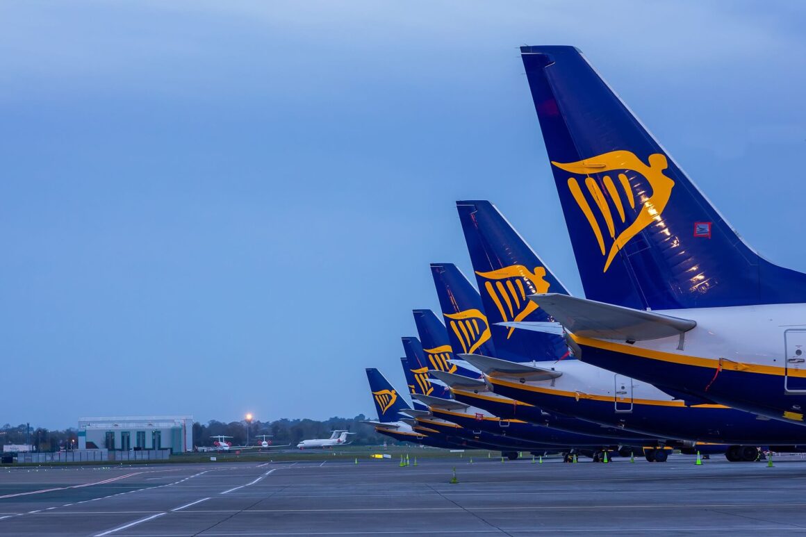 ryanair_aircraft_tails.jpg - AeroTime