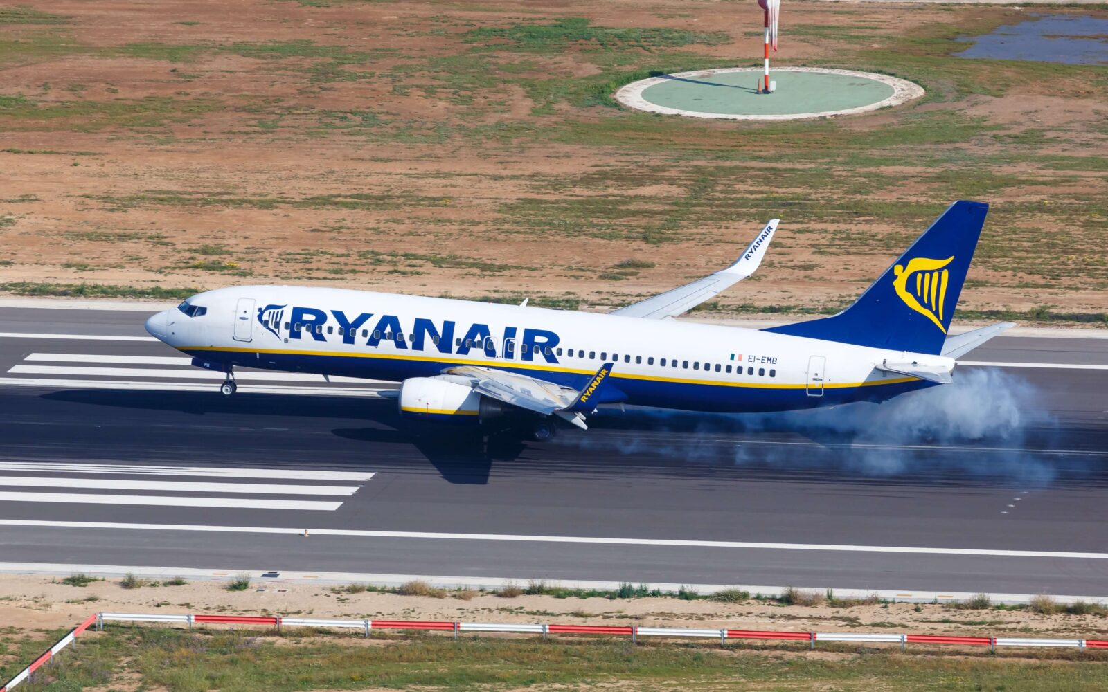 Ryanair cancels 12 UK routes in dispute with regulator - AeroTime