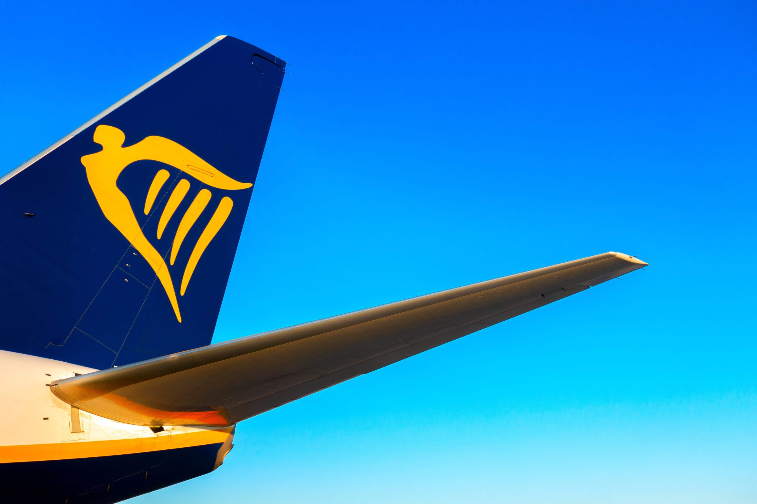 Ryanair gets its long-awaited Boeing 737 MAX 8200 - AeroTime