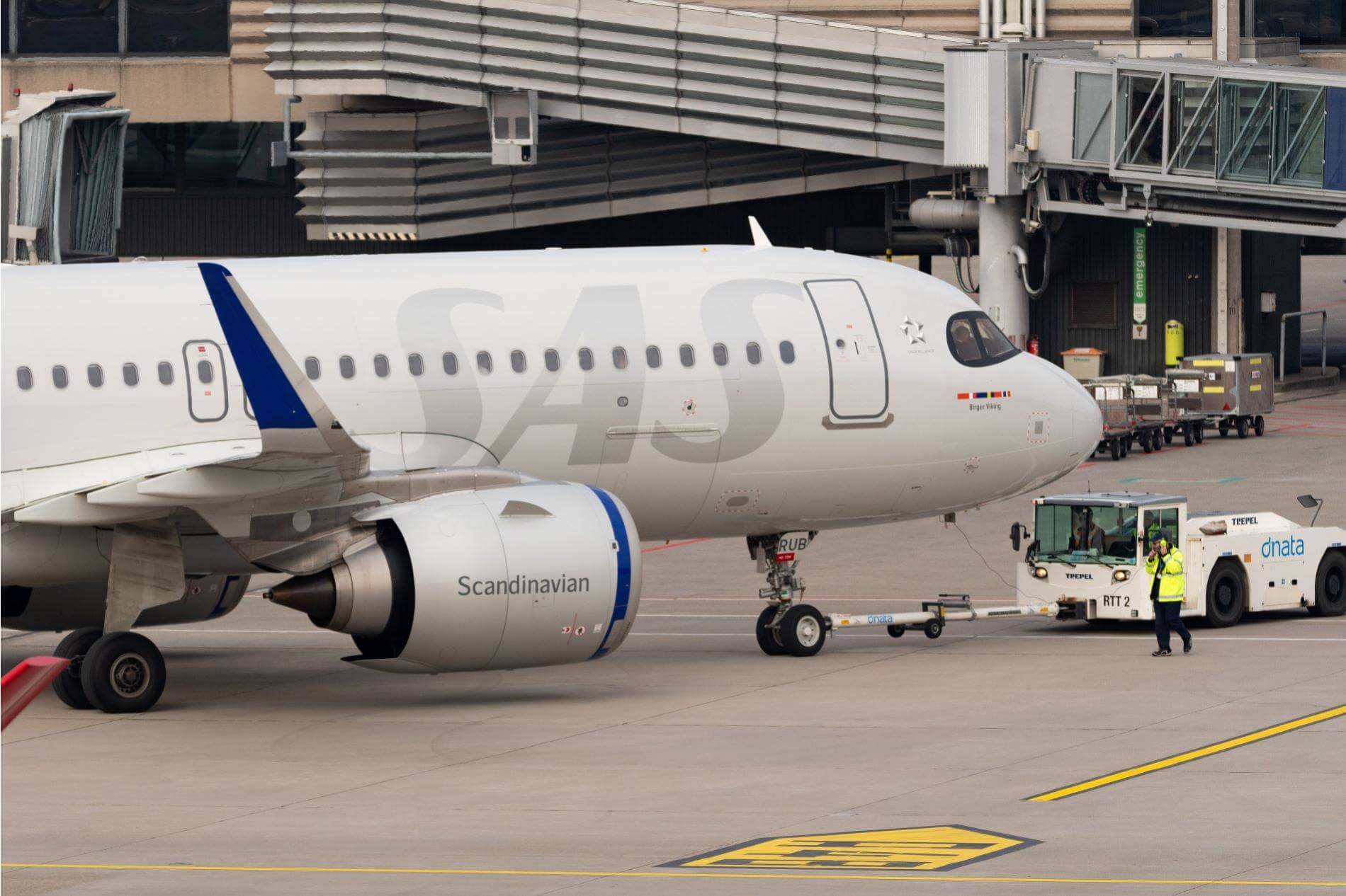 SAS aircraft hits fence at Oslo Airport