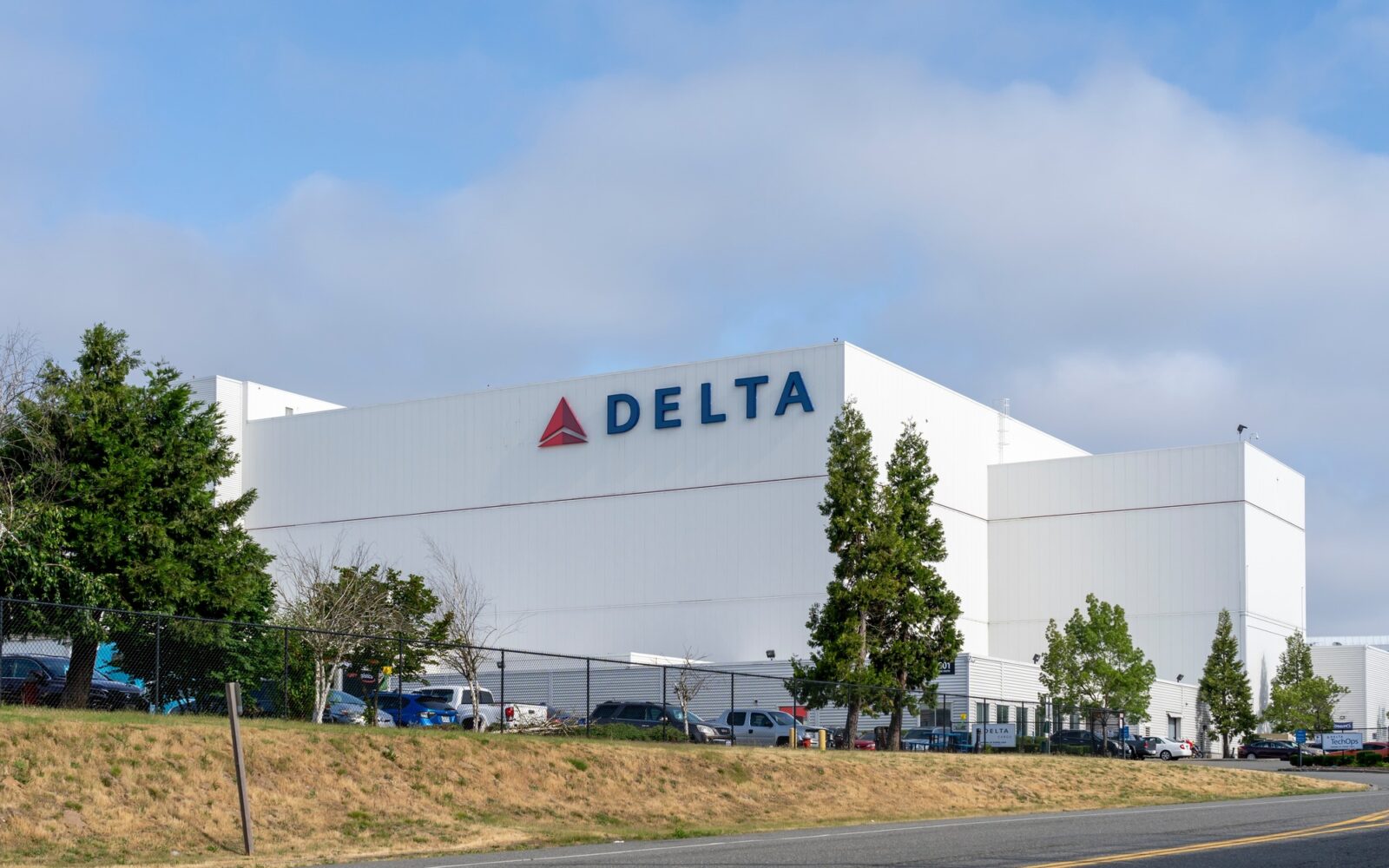 Tire explosion at Delta TechOps facility kills 2, injures 1