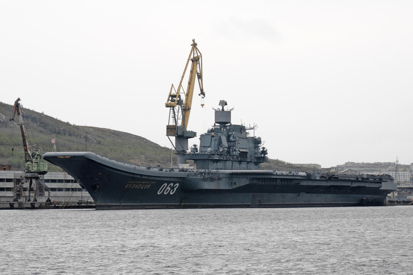 Russia’s only aircraft carrier Admiral Kuznetsov on fire - AeroTime