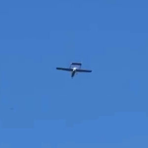 Video captures dogfight between two Mavic quadcopter drones in Ukraine ...