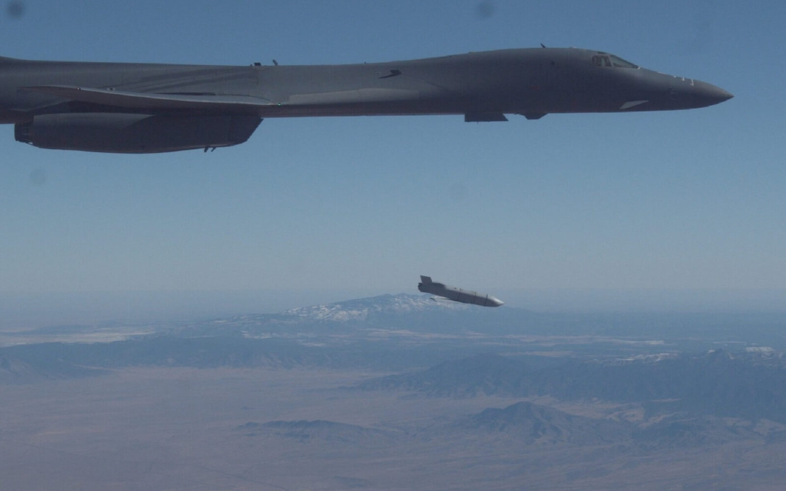 B-1B test-launches cruise missile externally ahead of hypersonic ...